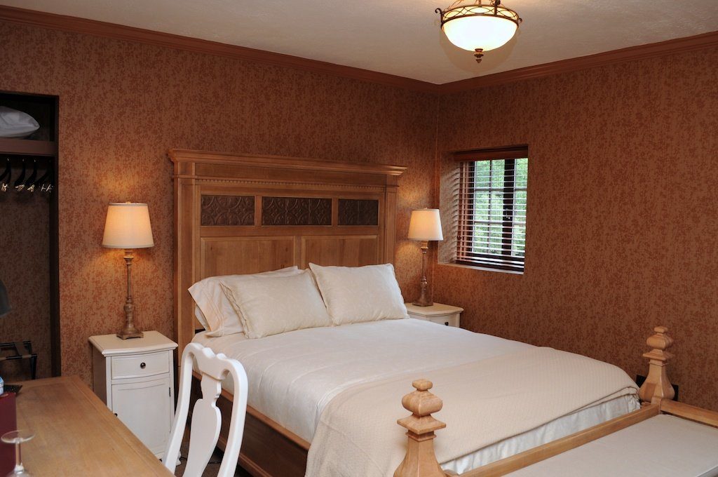 Lodging in Dallas and Back Mountain PA | The Beaumont Inn